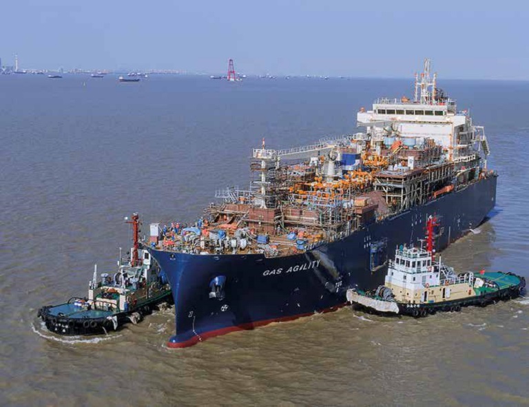 World’s largest LNG bunkering ship arrives in Rotterdam - VesselFinder