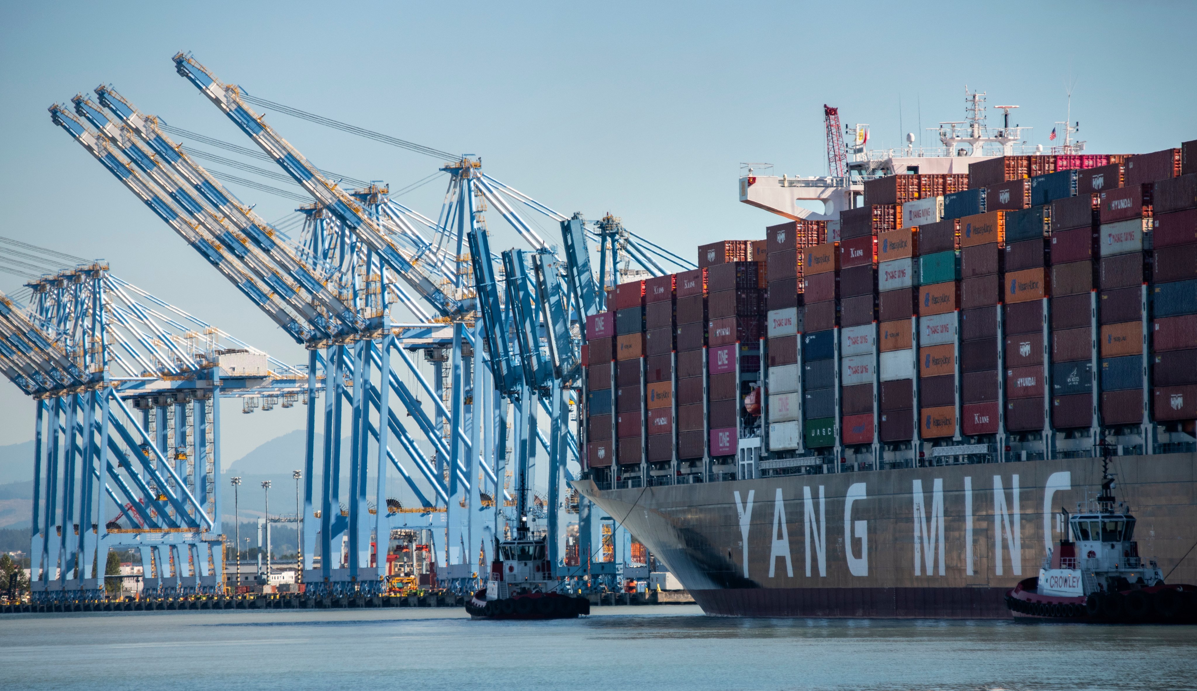 NWSA welcomes YM Triumph on its first voyage to North American port ...