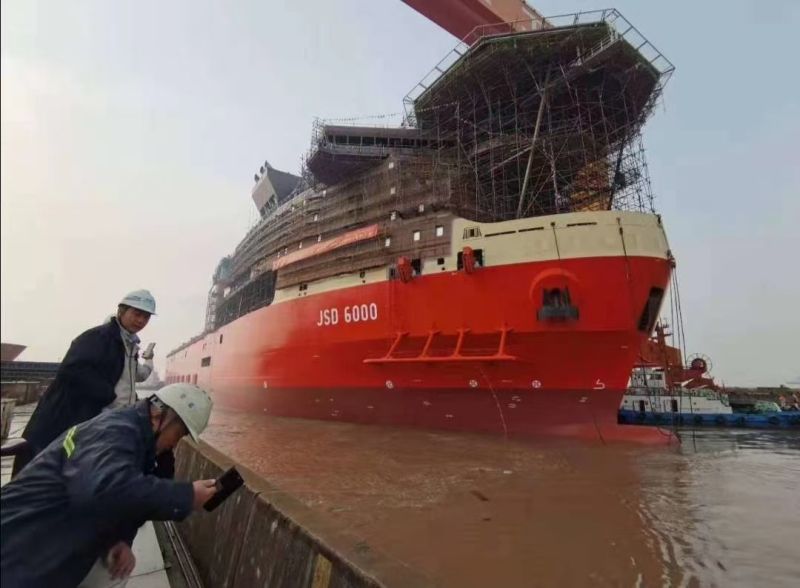 Heavylift vessel JSD 6000, built at the Qidong shipyard, China ...