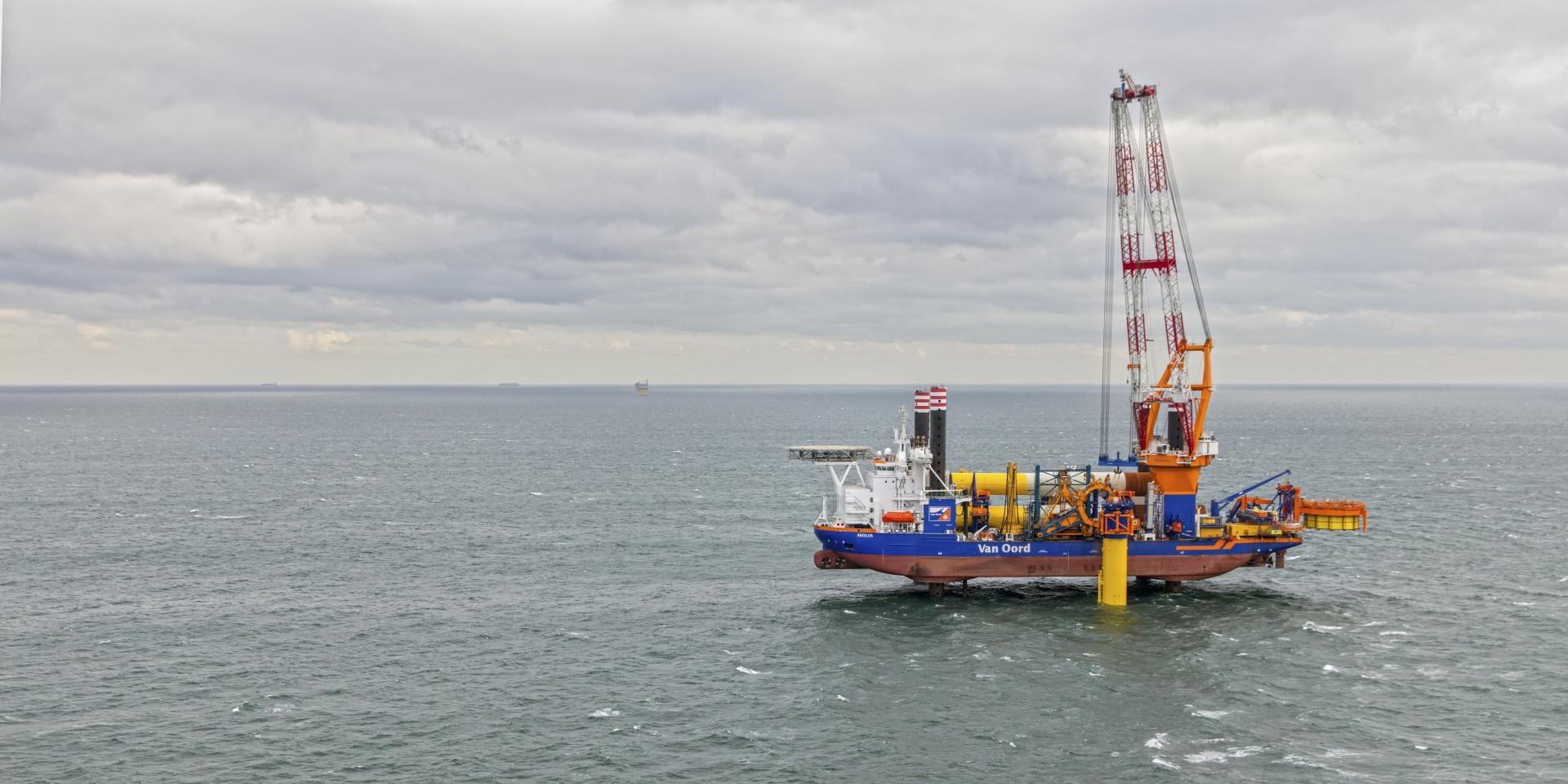 Van Oord wins contract for Sofia Offshore Wind Farm - VesselFinder