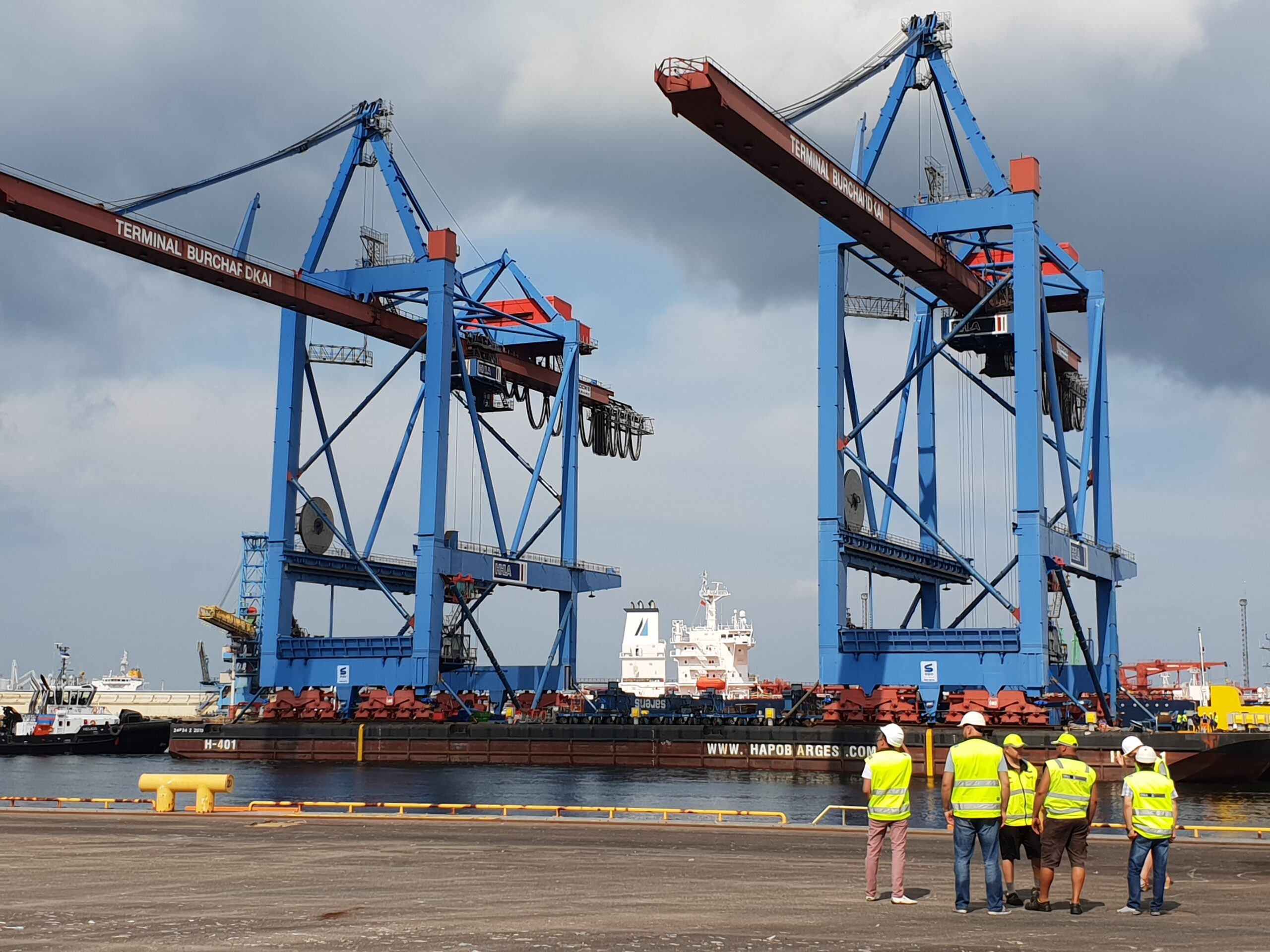HHLA TK Estonia’s container cranes arrived in Muuga Harbour - VesselFinder