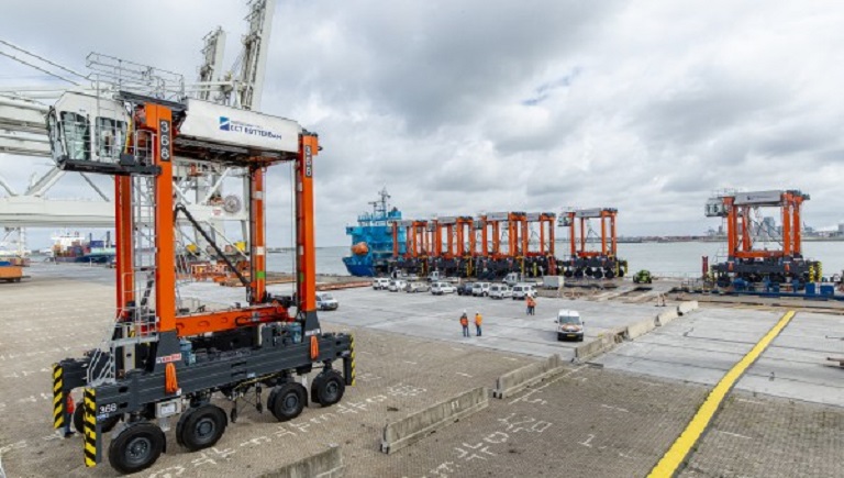 New Straddle Carriers for Hutchison Ports ECT Rotterdam - VesselFinder