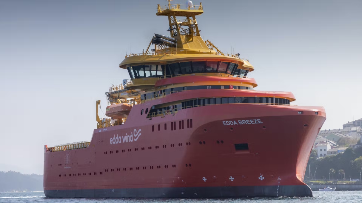 Edda Wind ASA takes delivery of CSOV Edda Breeze - VesselFinder